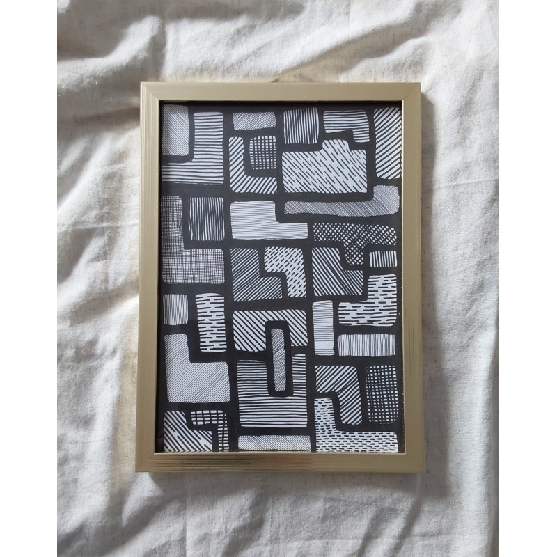 Dessin d'art thérapie de traits noirs sur fond blanc